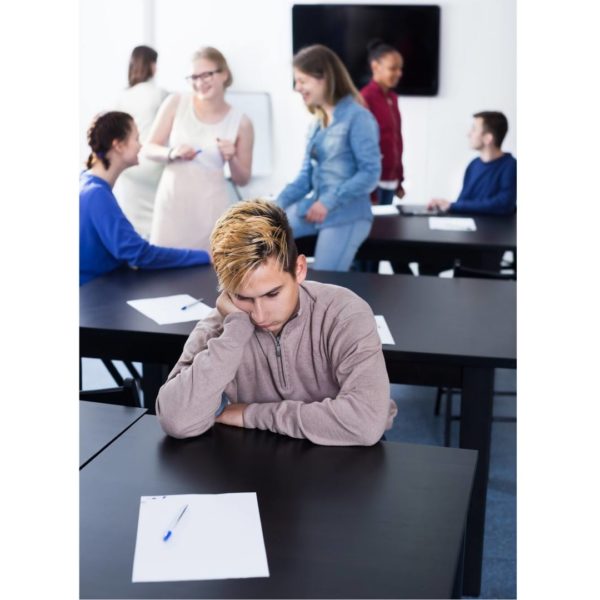 Mi hijo adolescente tiene miedo de ir al instituto. Fobia escolar